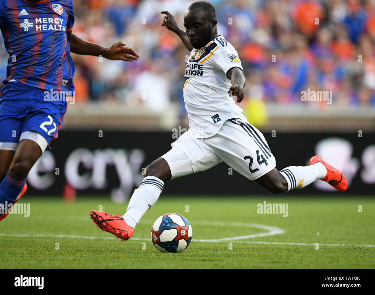 Nippert stadium night hi-res stock photography and images - Alamy