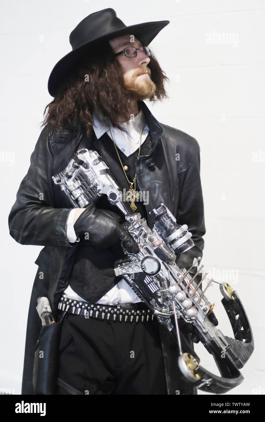 Cosplayer Gen Cowen from Dublin as Frank-Hellsing at the Comic Con ...