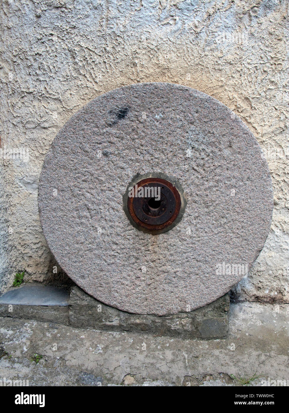 Wassermühle mühlstein hi-res stock photography and images - Alamy