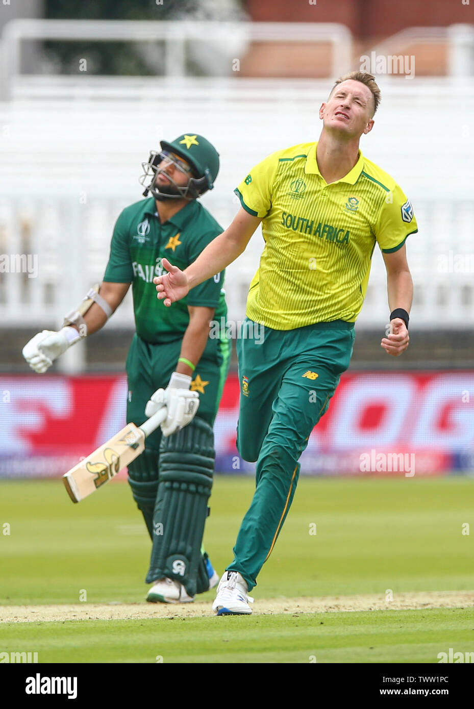 London, UK. 23rd June, 2019. ICC World Cup Cricket, Pakistan versus ...