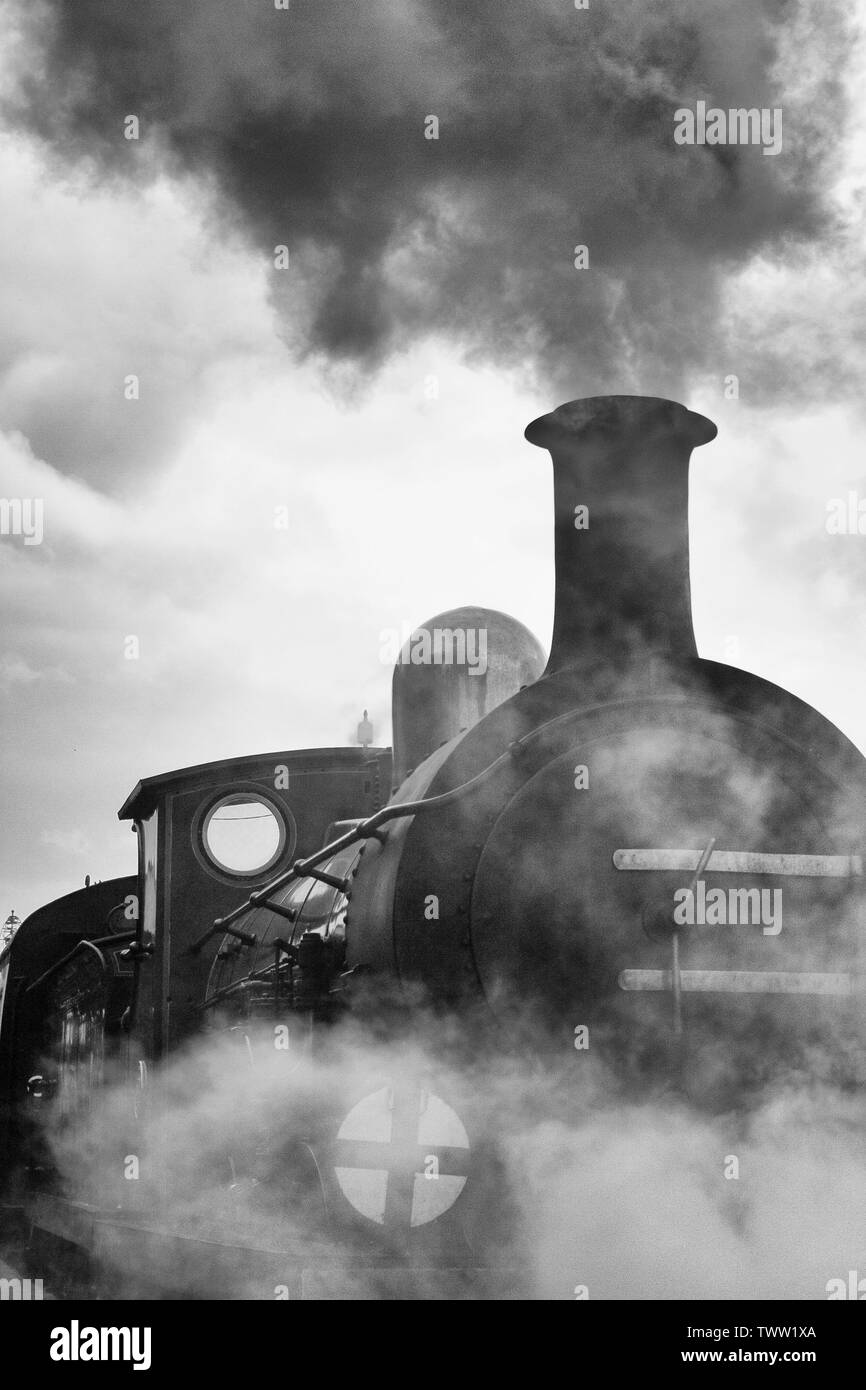Atmospheric railway hi-res stock photography and images - Alamy