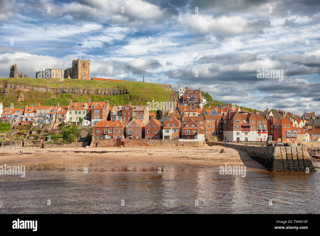 Whitby shore hi-res stock photography and images - Alamy