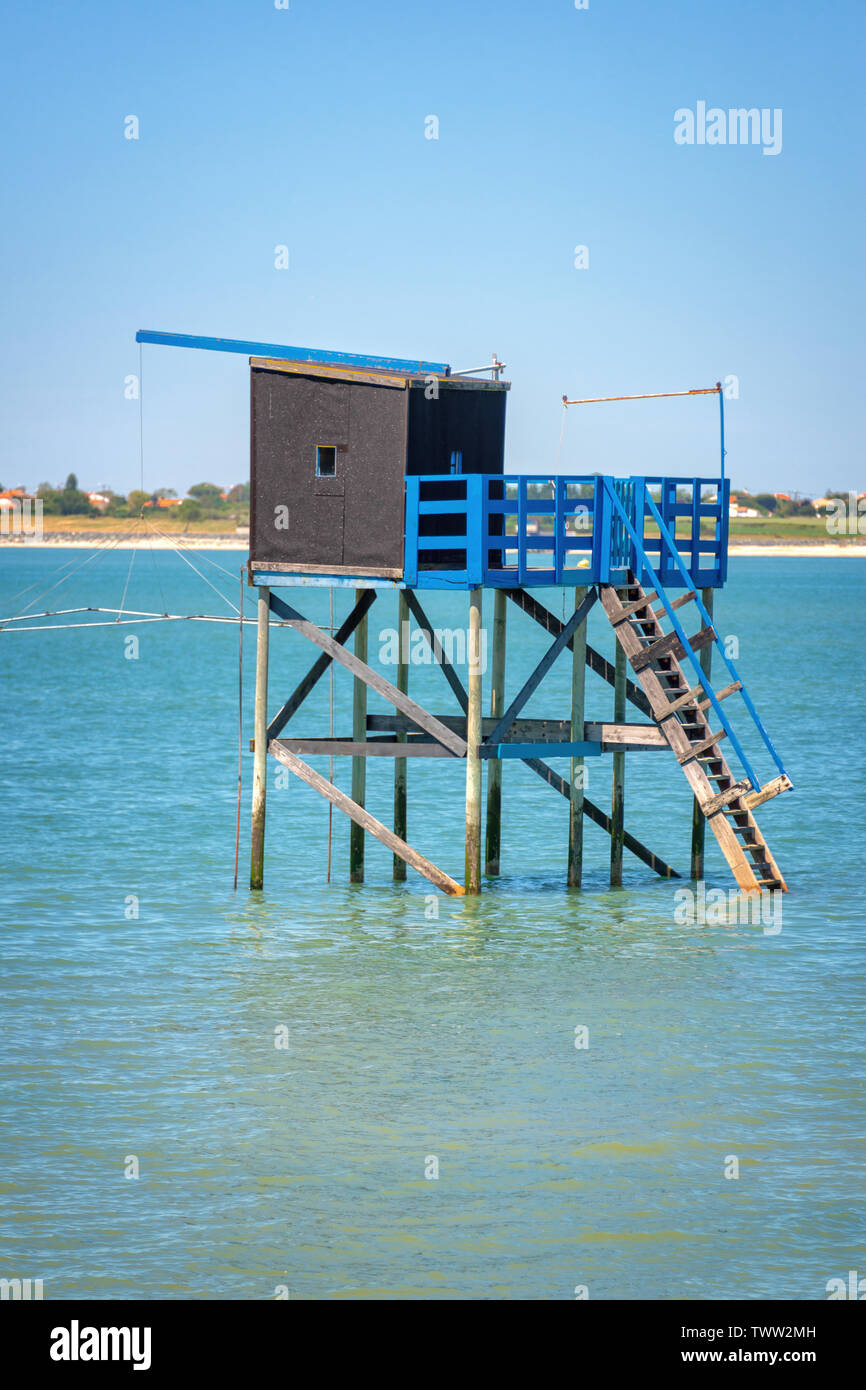 Wooden fisherman hut on water hi-res stock photography and images - Alamy