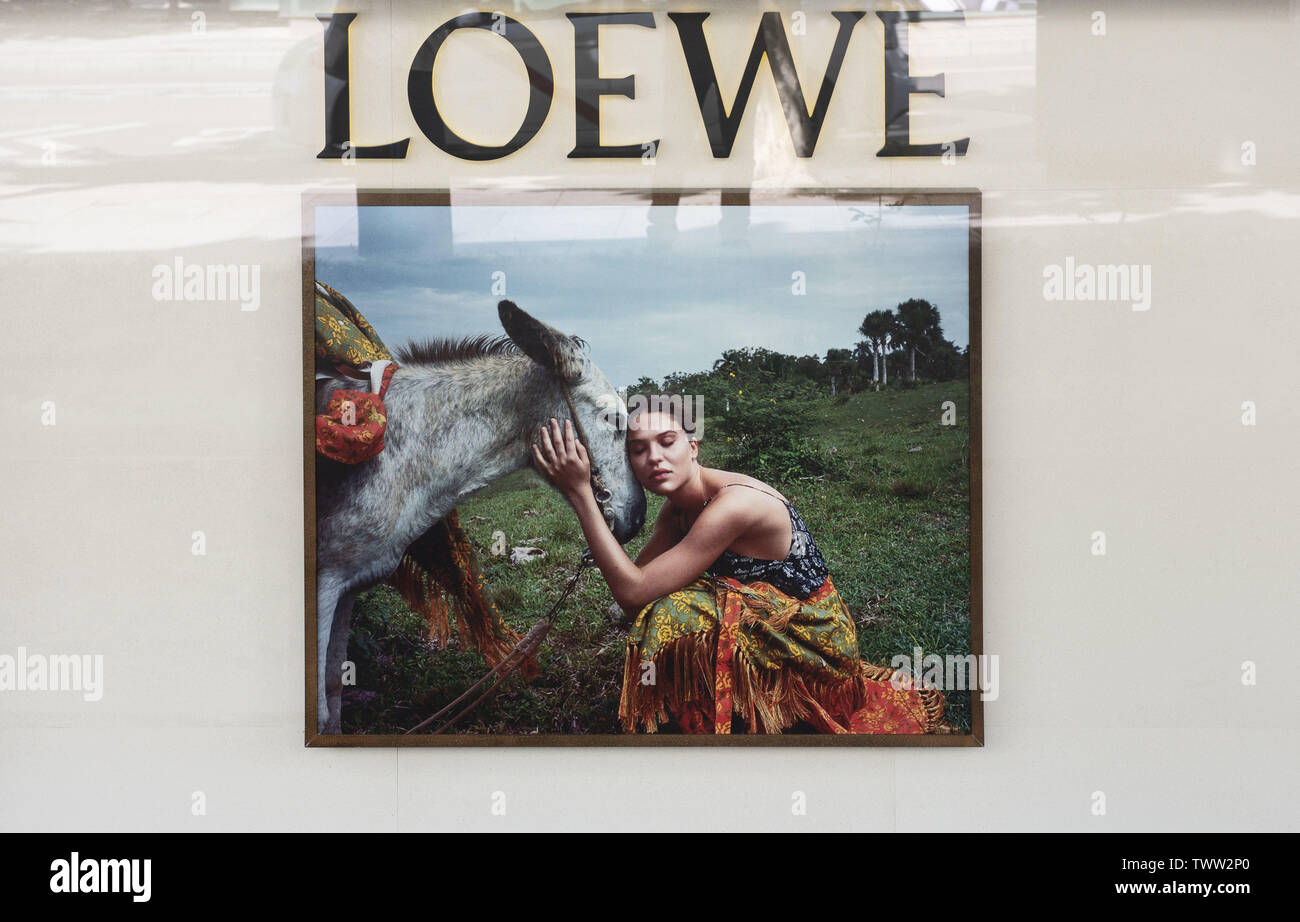 Loewe sign hi-res stock photography and images - Alamy