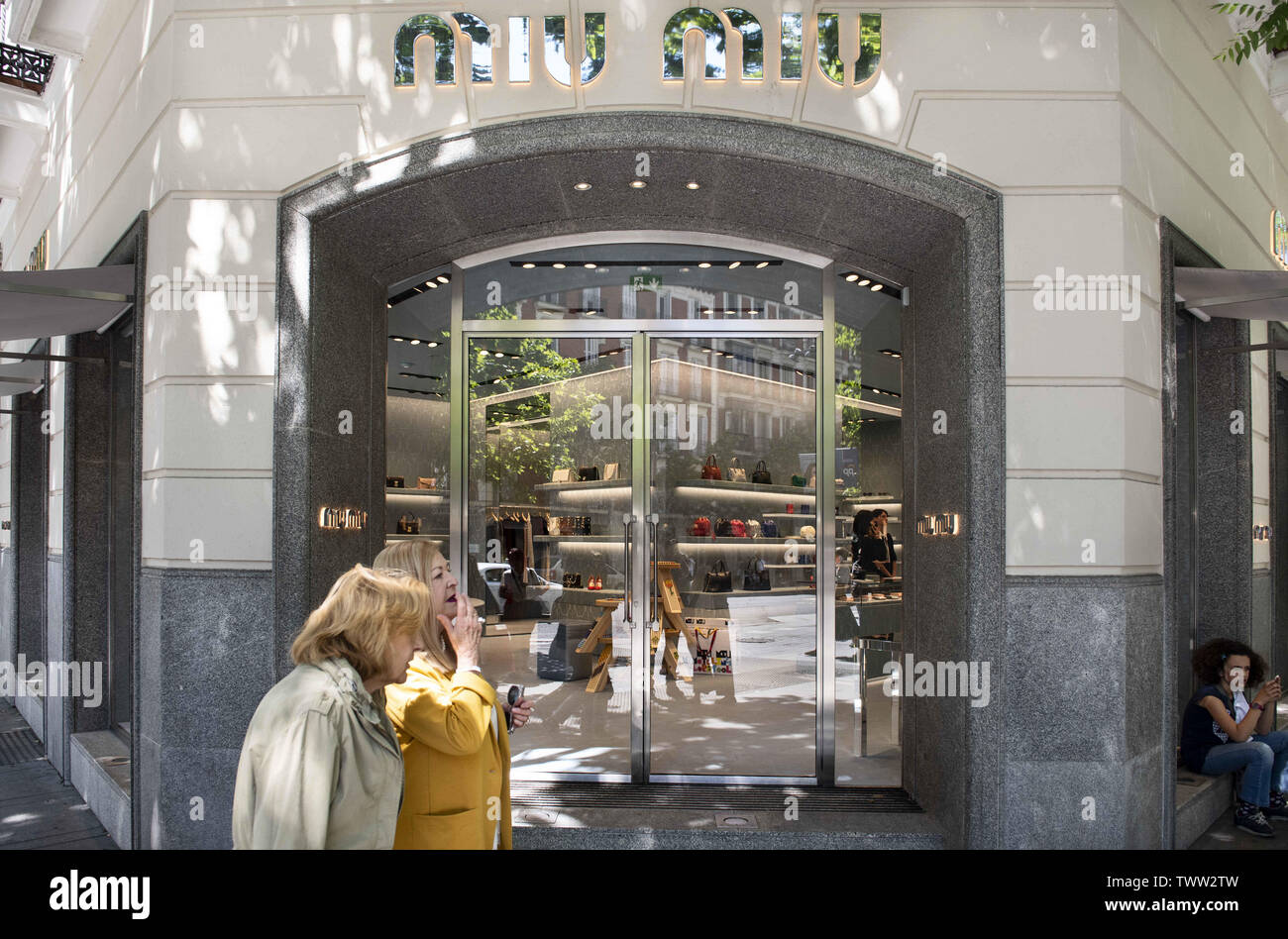 Miu miu sign hi-res stock photography and images - Alamy