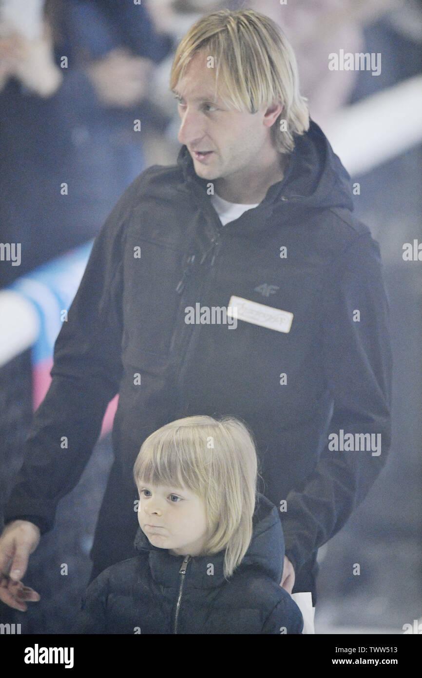 Hokkaido, Japan. Credit: MATSUO. 22nd June, 2019. (T-B) Evgeni ...