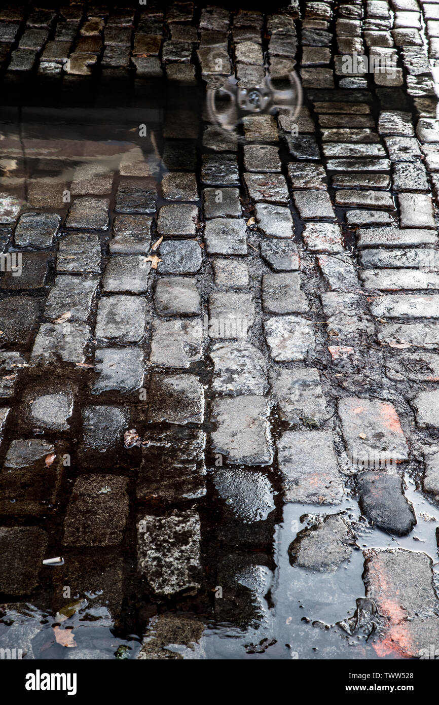 Street puddles hi-res stock photography and images - Alamy