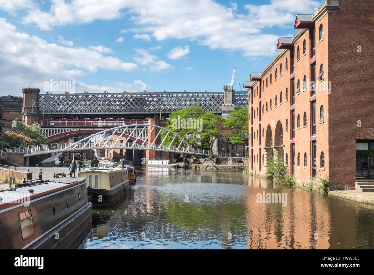 Manchester urban centre canals hi-res stock photography and images - Alamy
