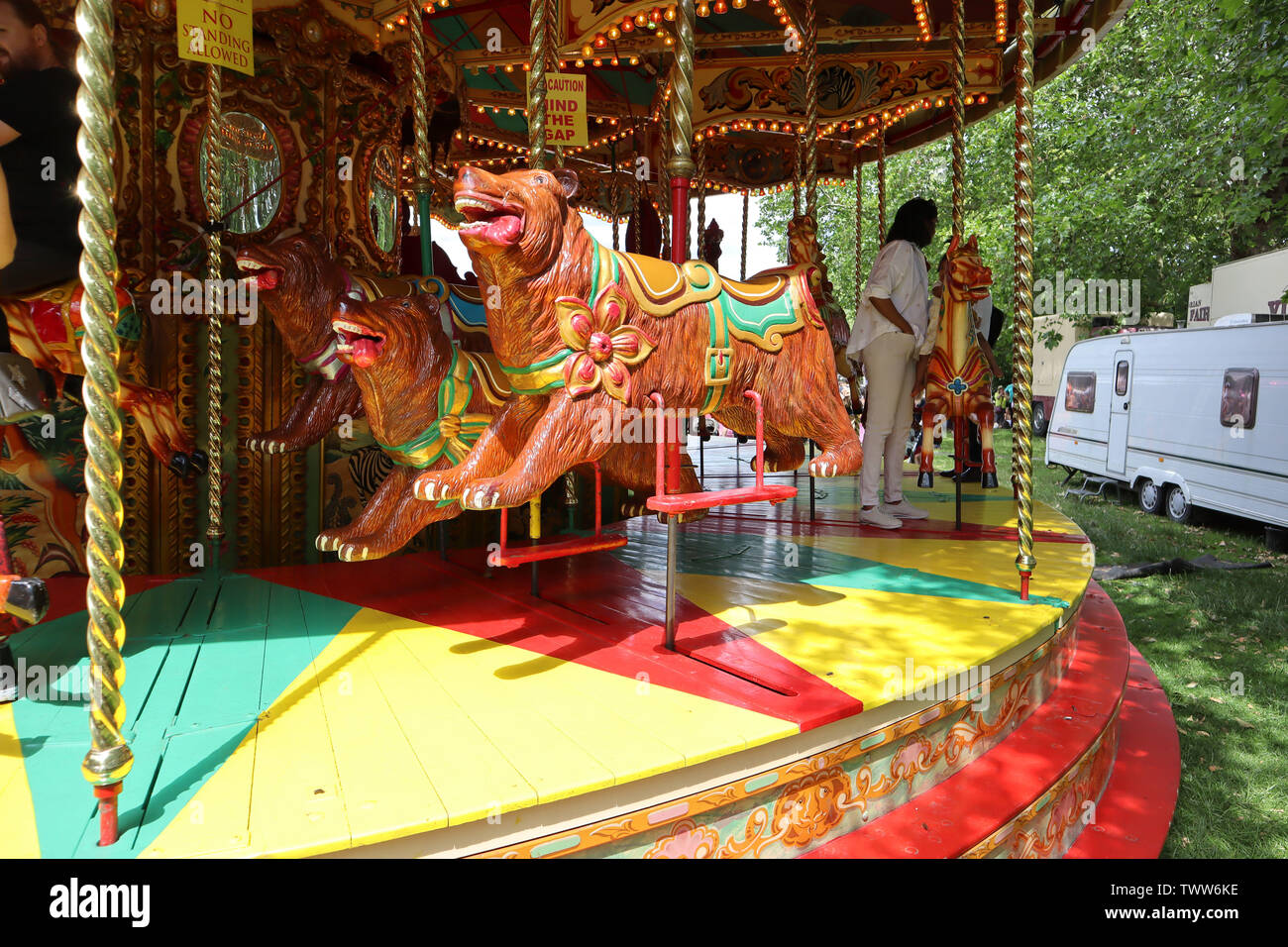 Bonds Victorian Fun Fair Grand Old Roundabout , Kew Fete, Kew Village ...