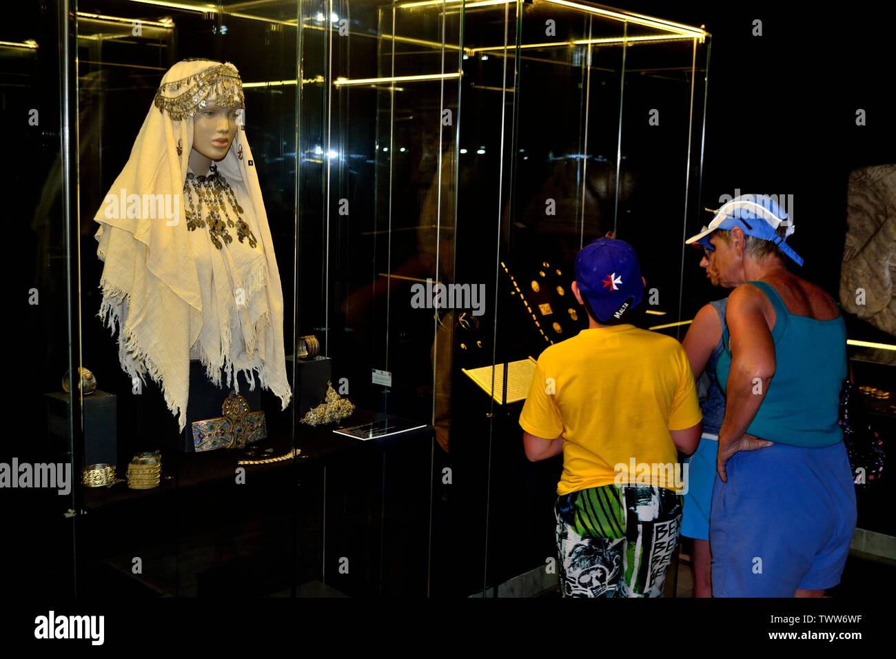 Thracian gold mask hi-res stock photography and images - Alamy