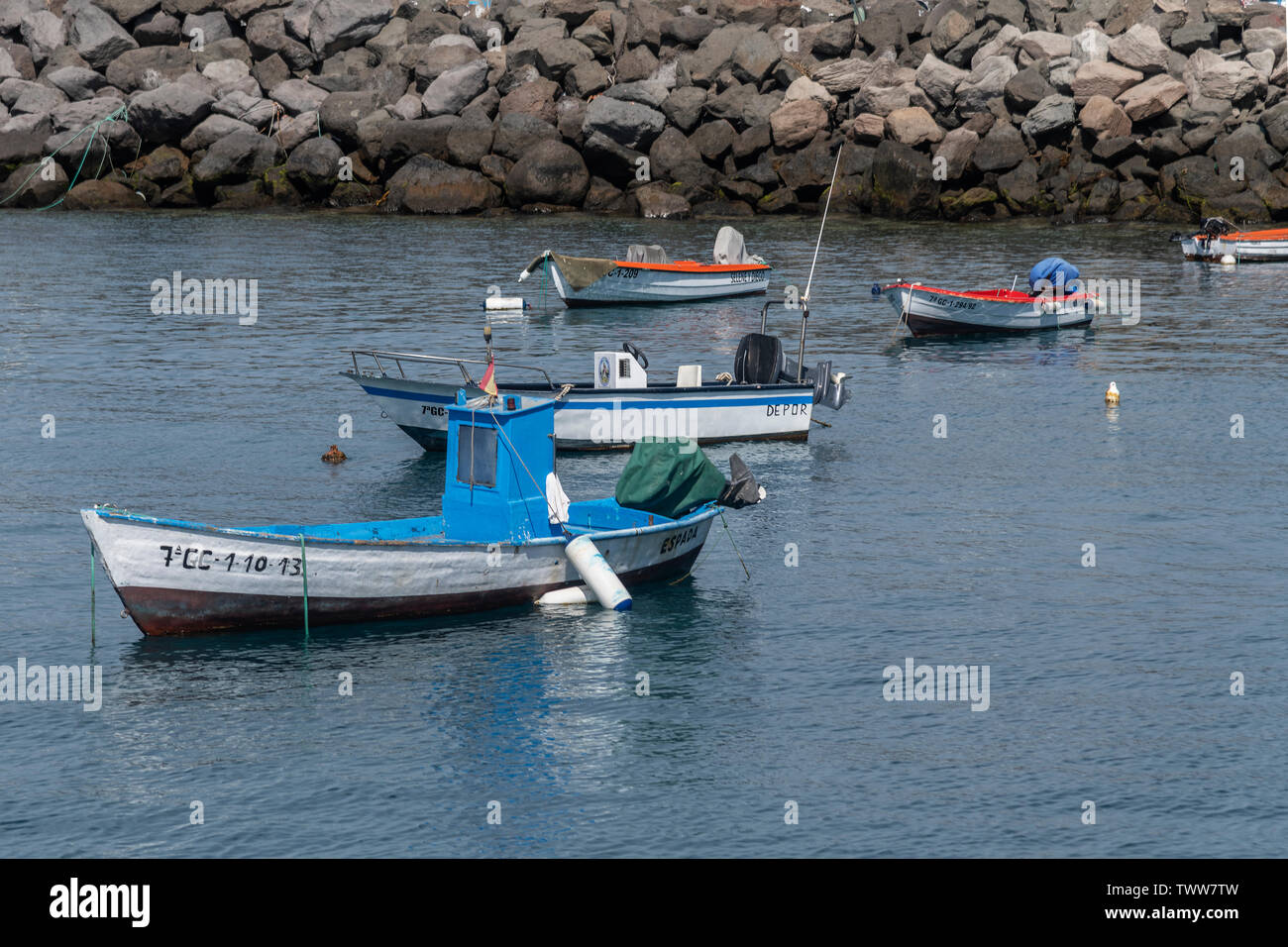 Kleine boote hi-res stock photography and images - Alamy