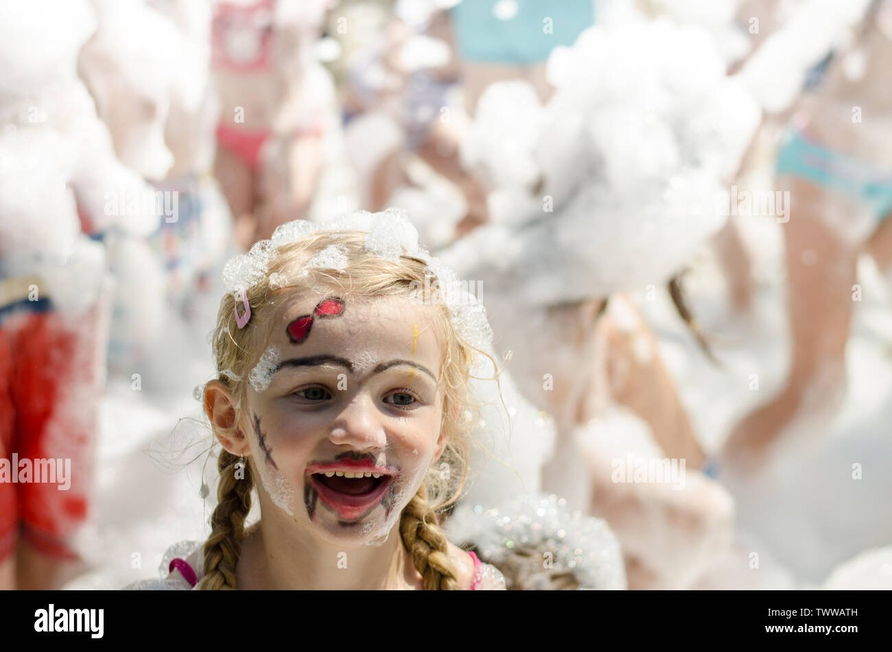 Foam party hi-res stock photography and images - Alamy