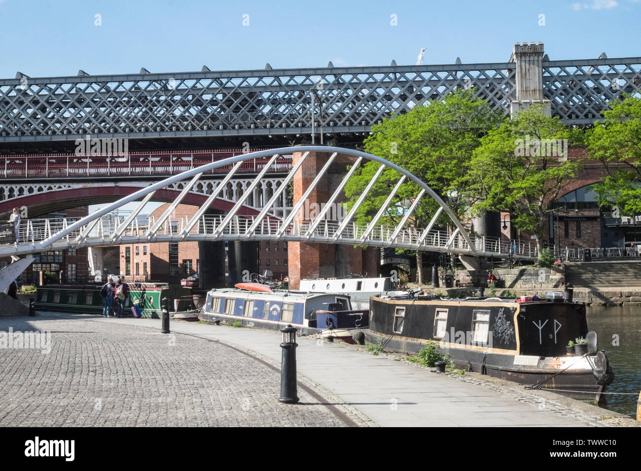English urban canal hi-res stock photography and images - Alamy