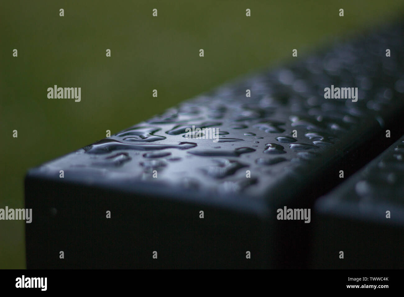 Water drops bench hi-res stock photography and images - Alamy