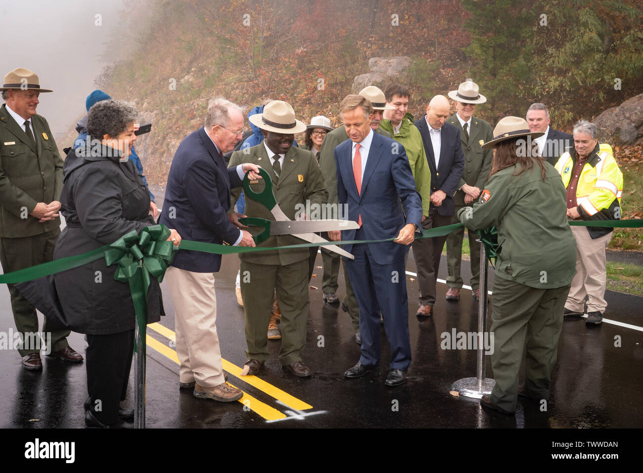US Senator Lamar Alexander, TN Govenor Bill Haslam and Cassius Cash ...