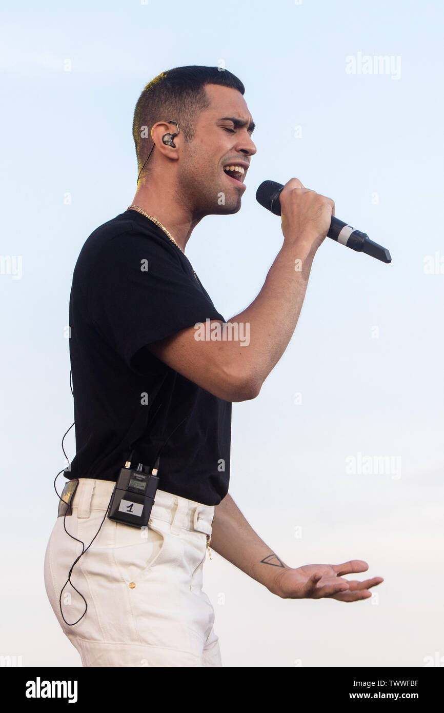 Tommaso paradiso milano hi-res stock photography and images - Alamy