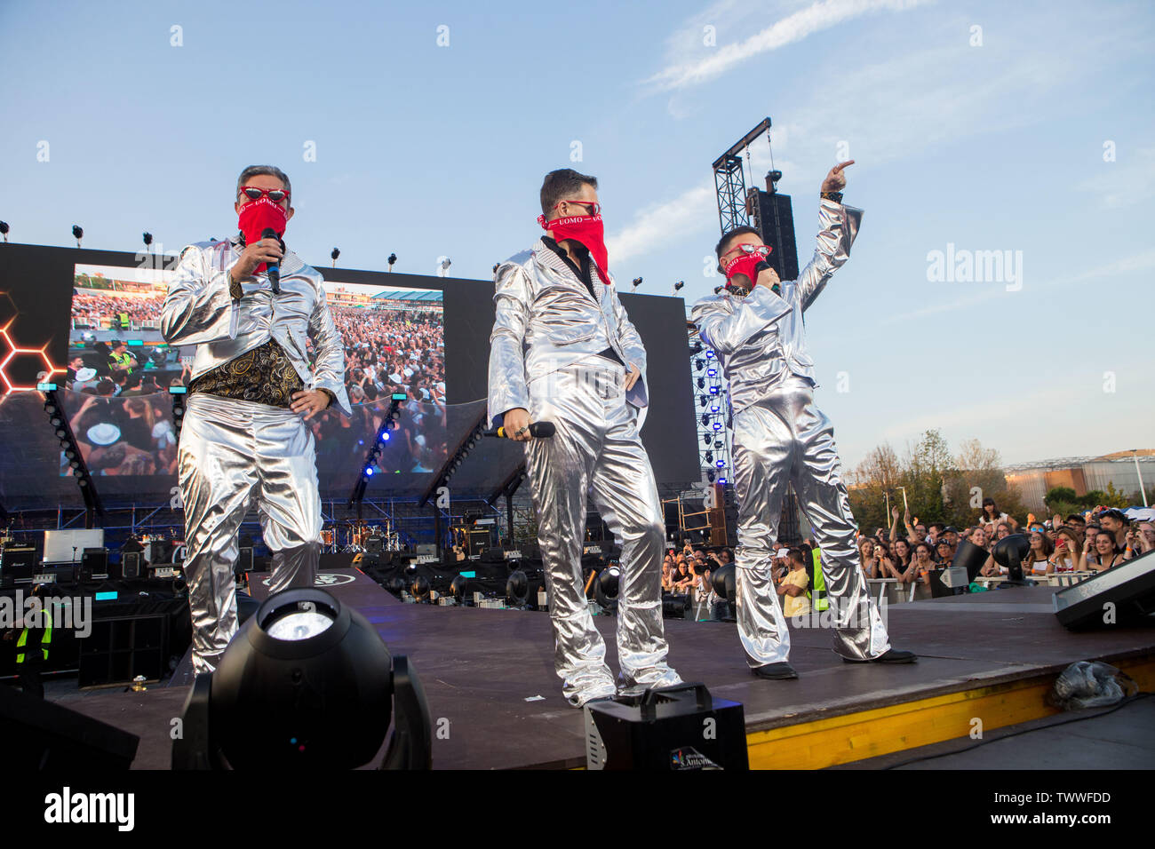 Party like a deejay milano hi-res stock photography and images - Alamy