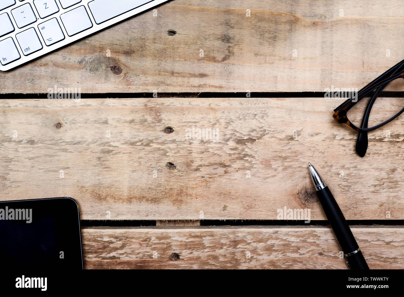 Overhead view of desk hi-res stock photography and images - Alamy