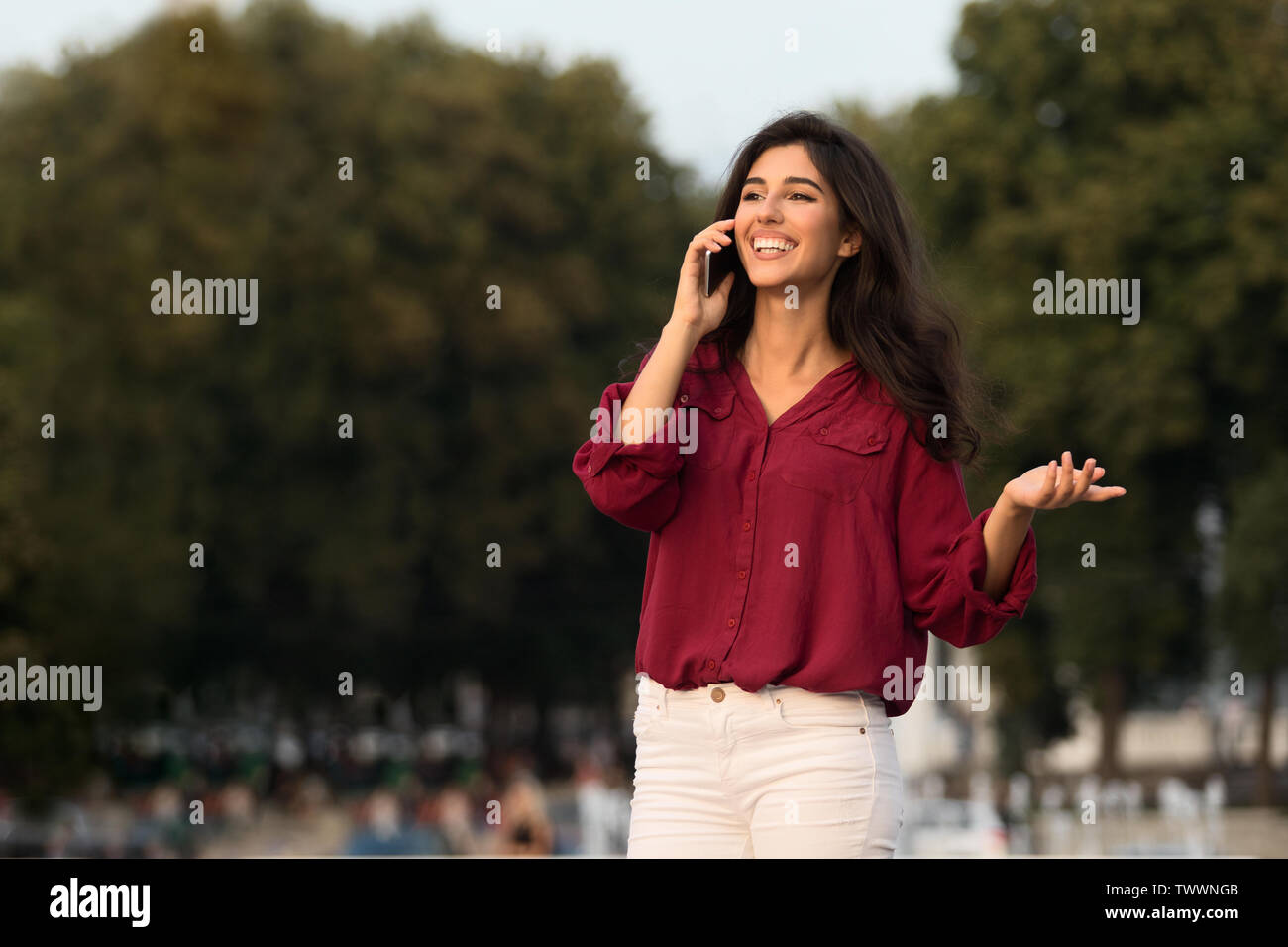 Girl speaking hi-res stock photography and images - Alamy