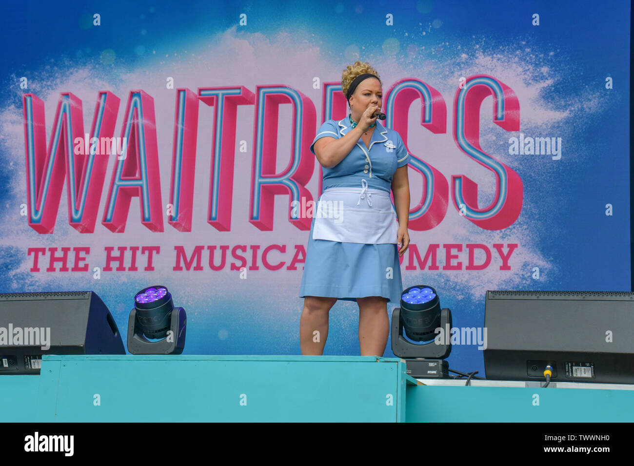 Waitress musical sign hi-res stock photography and images - Alamy