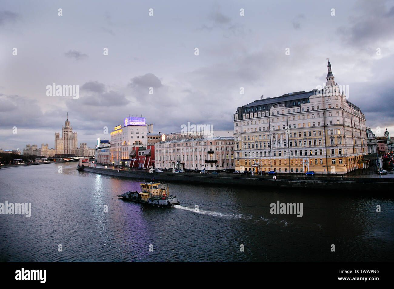 Stalinskaya vysotka hi-res stock photography and images - Alamy