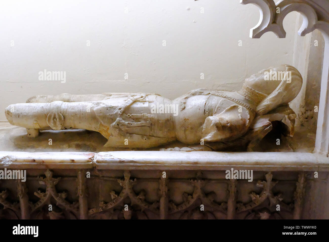 Medieval knight tomb hi-res stock photography and images - Alamy