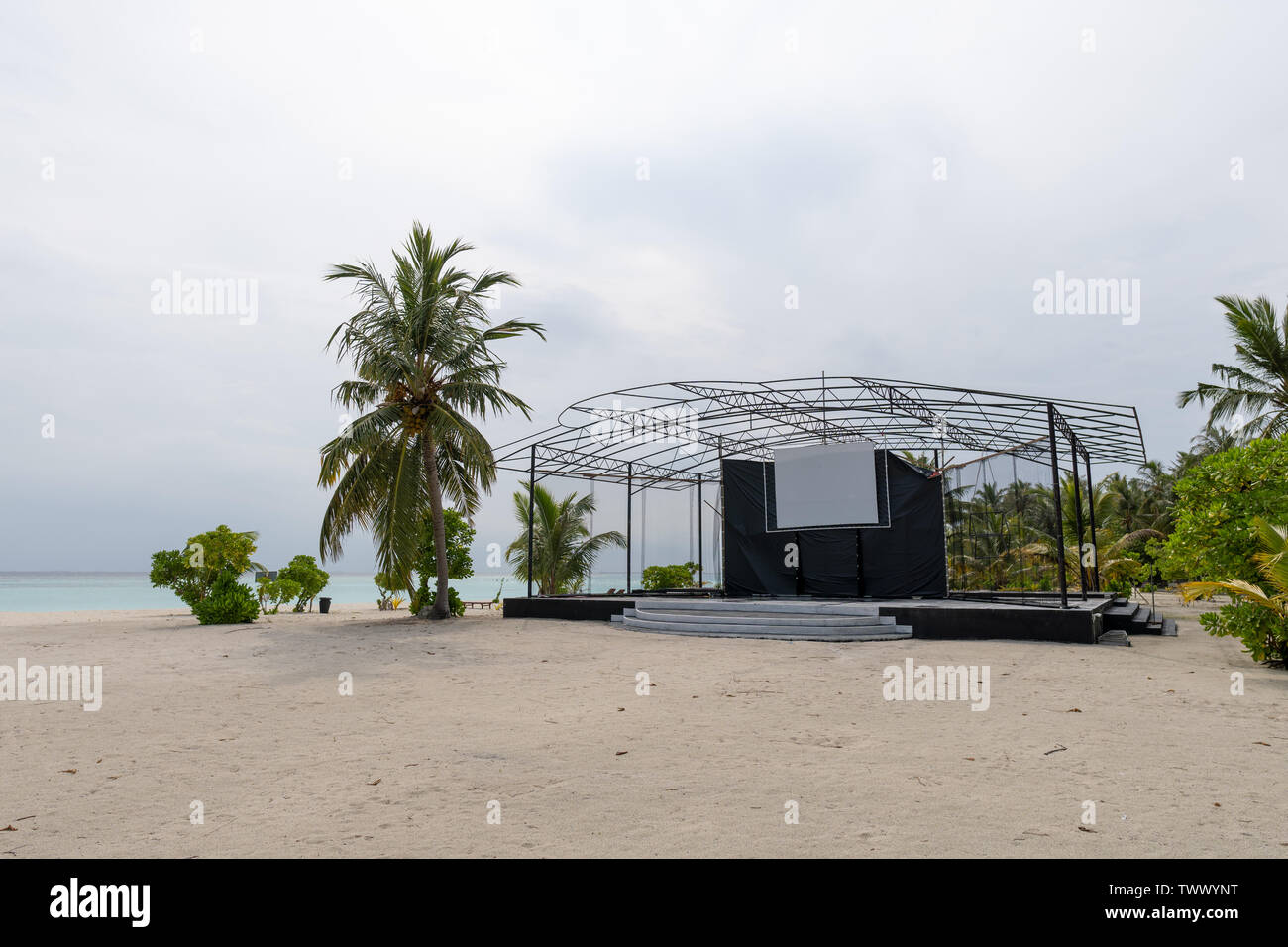 Outdoor concert crowd california hi-res stock photography and images ...
