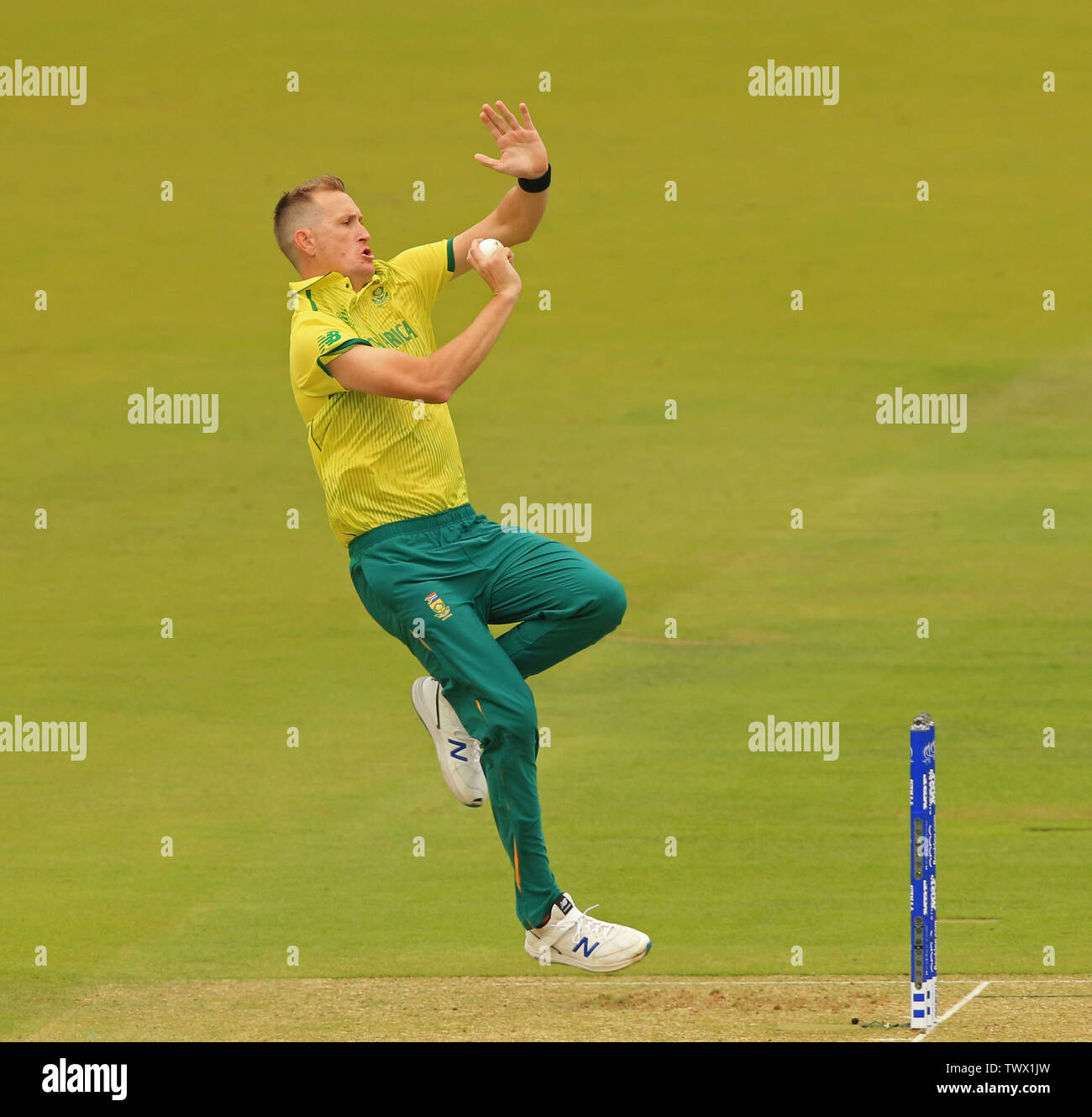 Chris morris cricket hi-res stock photography and images - Alamy