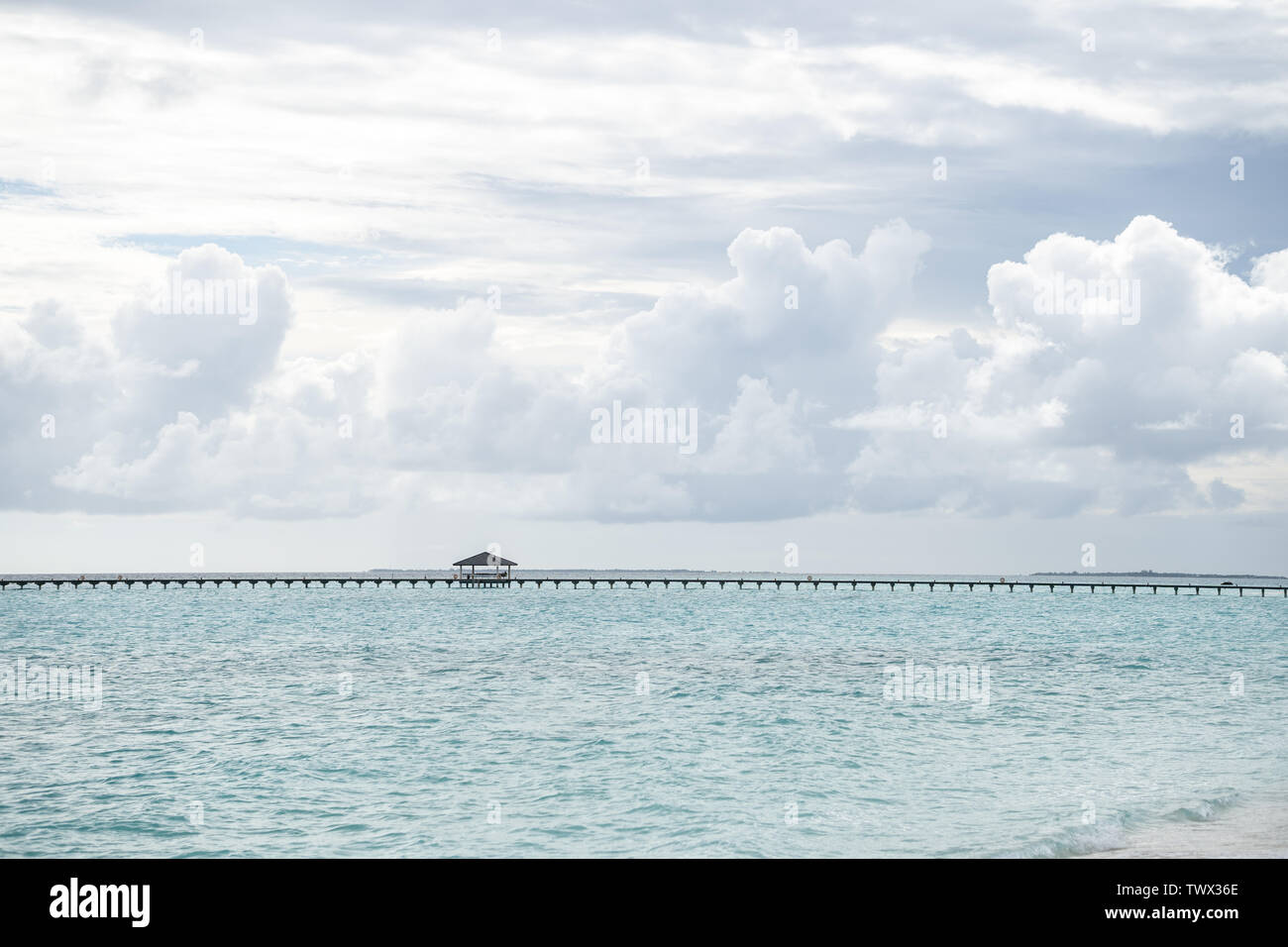 Bridge between the islands in the Maldives Stock Photo - Alamy