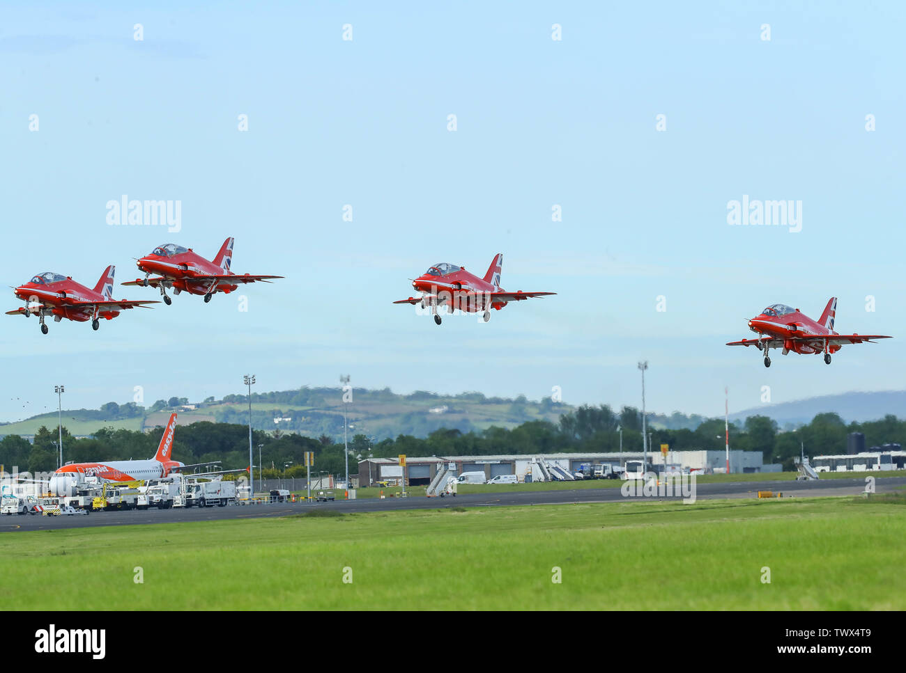 Belfast raf aircraft hi-res stock photography and images - Alamy