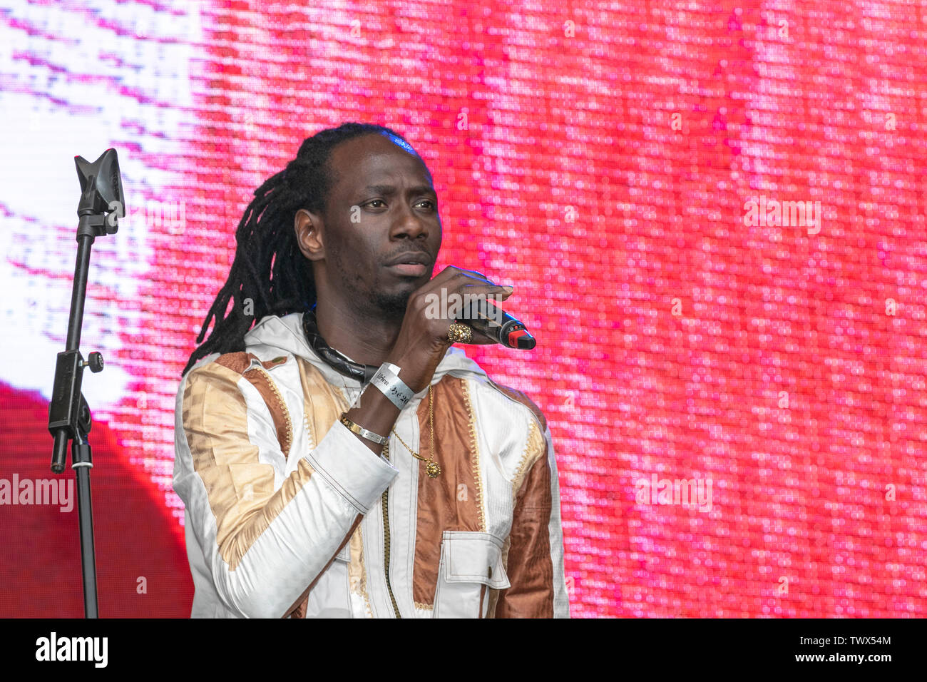Solo Musician High Resolution Stock Photography and Images - Alamy