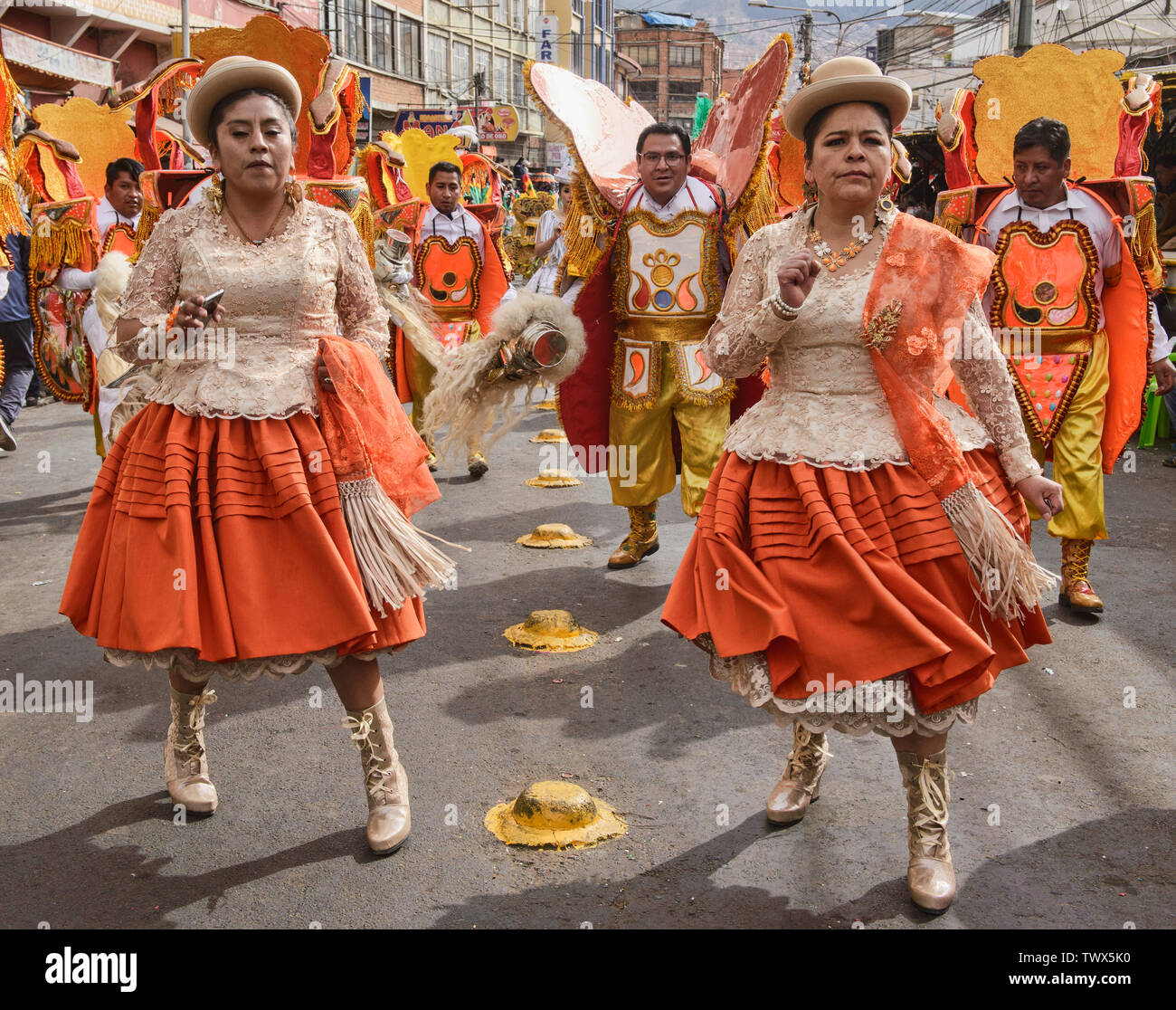 Bolivia the cholitas hi-res stock photography and images - Alamy