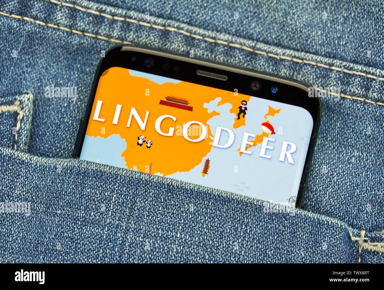 Smart phone language learning hi-res stock photography and images - Alamy