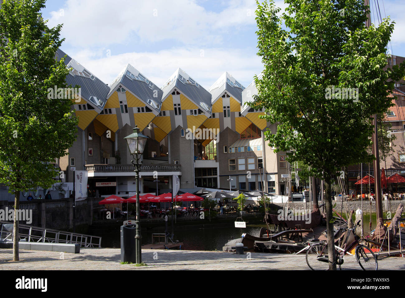 Netherlands rotterdam old harbour housing hi-res stock photography and ...