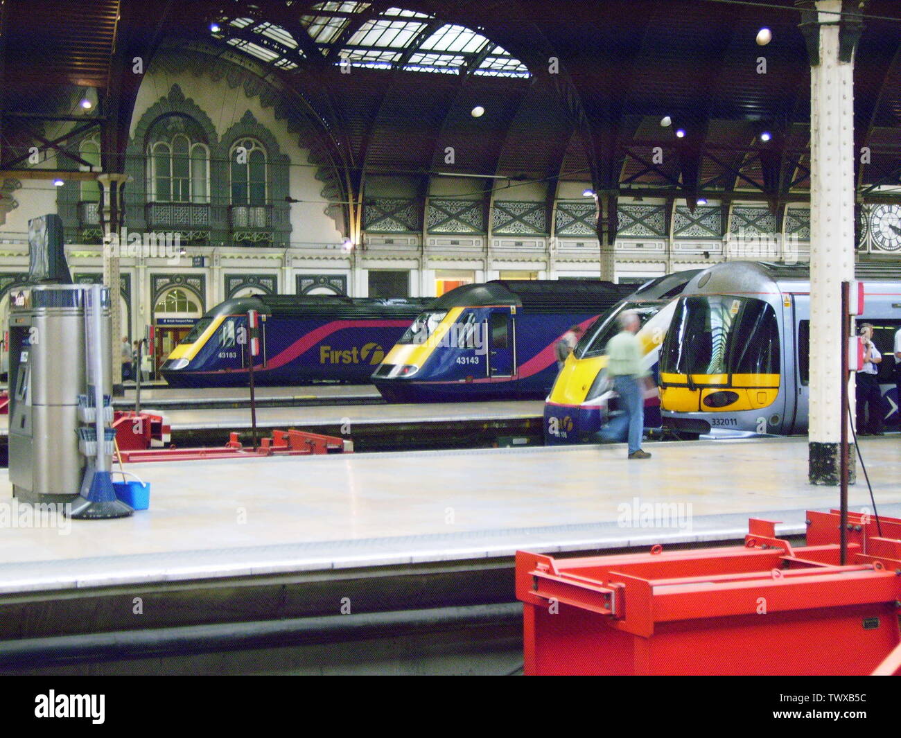 First great western and paddington hi-res stock photography and images ...