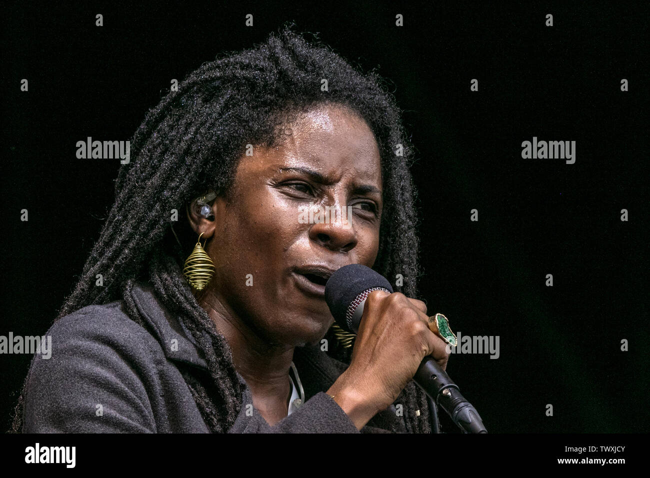 Jamaican woman singers hi-res stock photography and images - Alamy