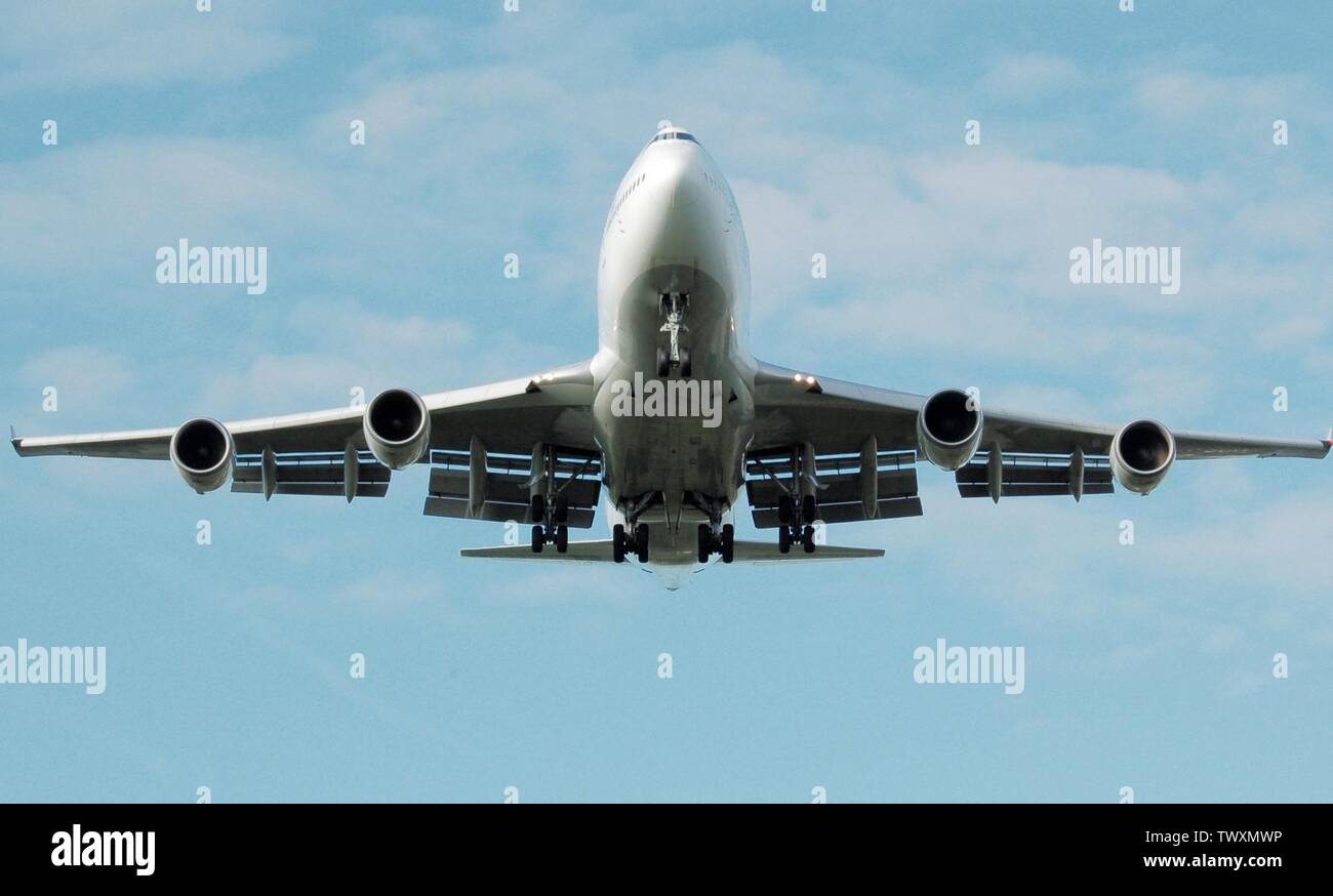Triple slotted flaps hi-res stock photography and images - Alamy
