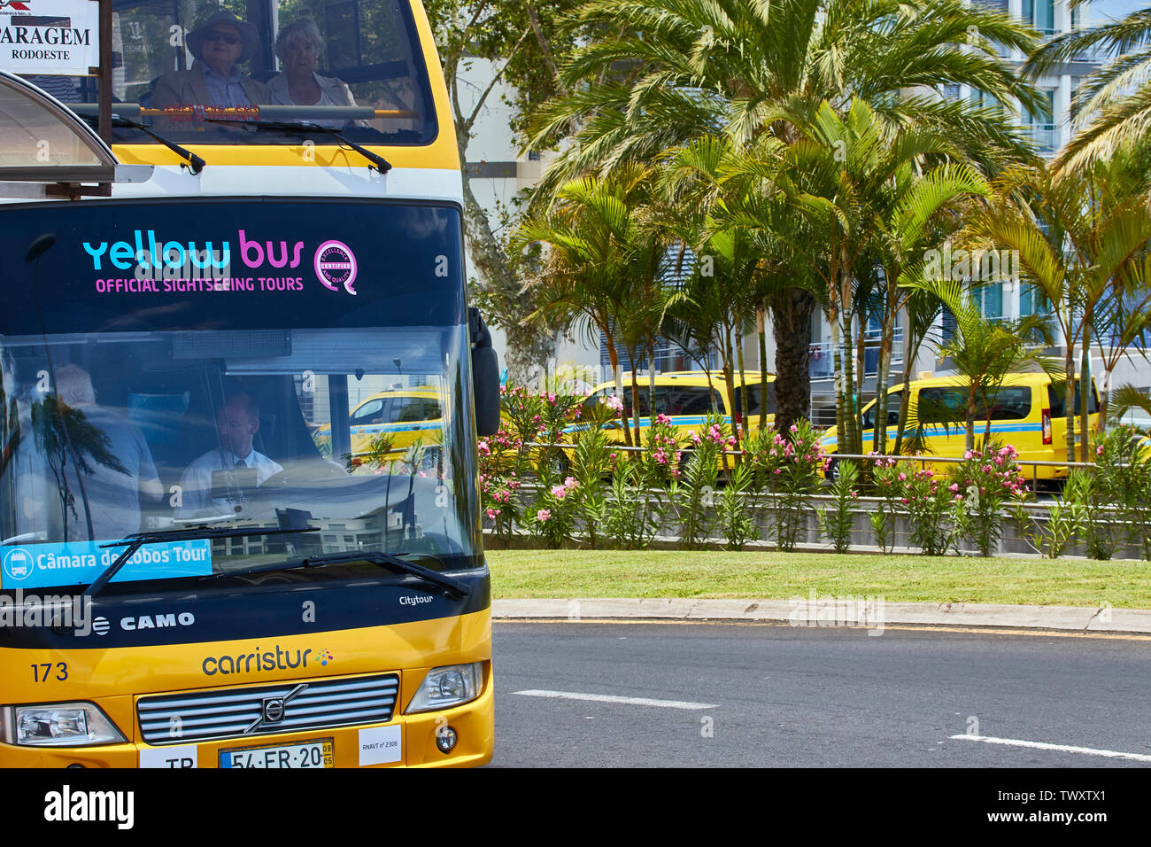 Yellow bus madeira hi-res stock photography and images - Alamy