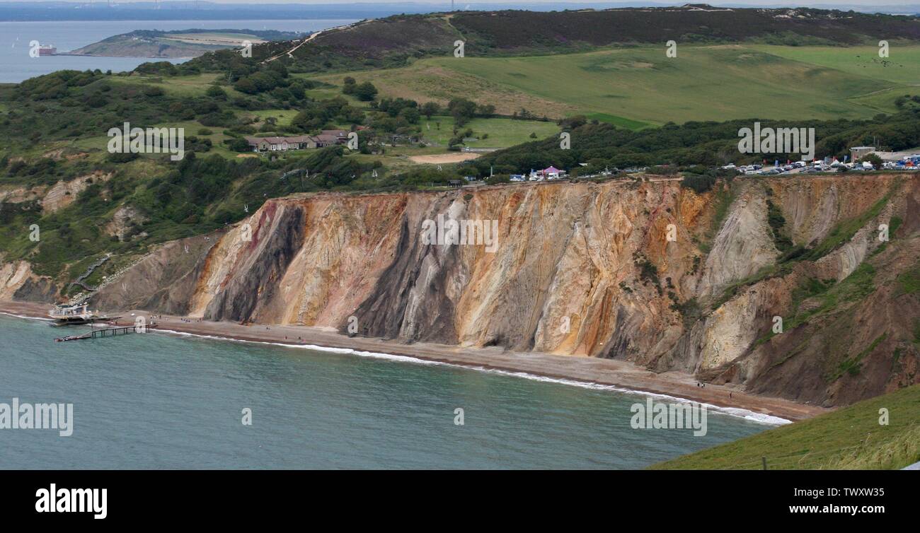 The multi colored sand cliffs of alum bay hi-res stock photography and ...