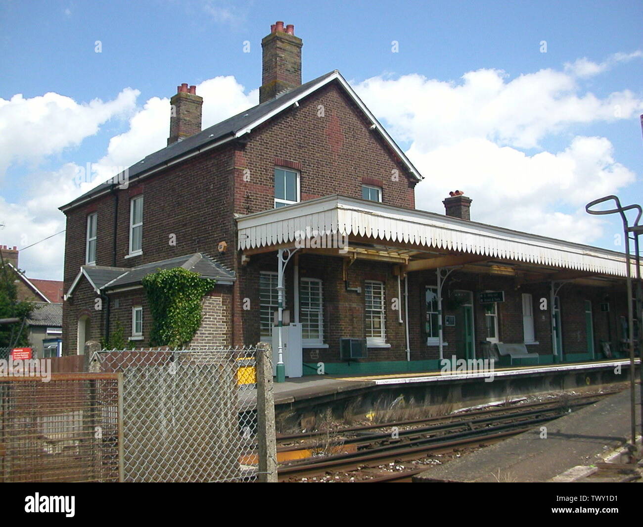 Angmering station hi-res stock photography and images - Alamy