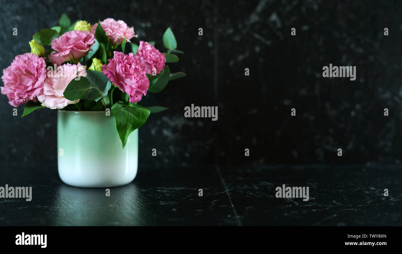Kitchen granite counter flowers hi-res stock photography and images - Alamy