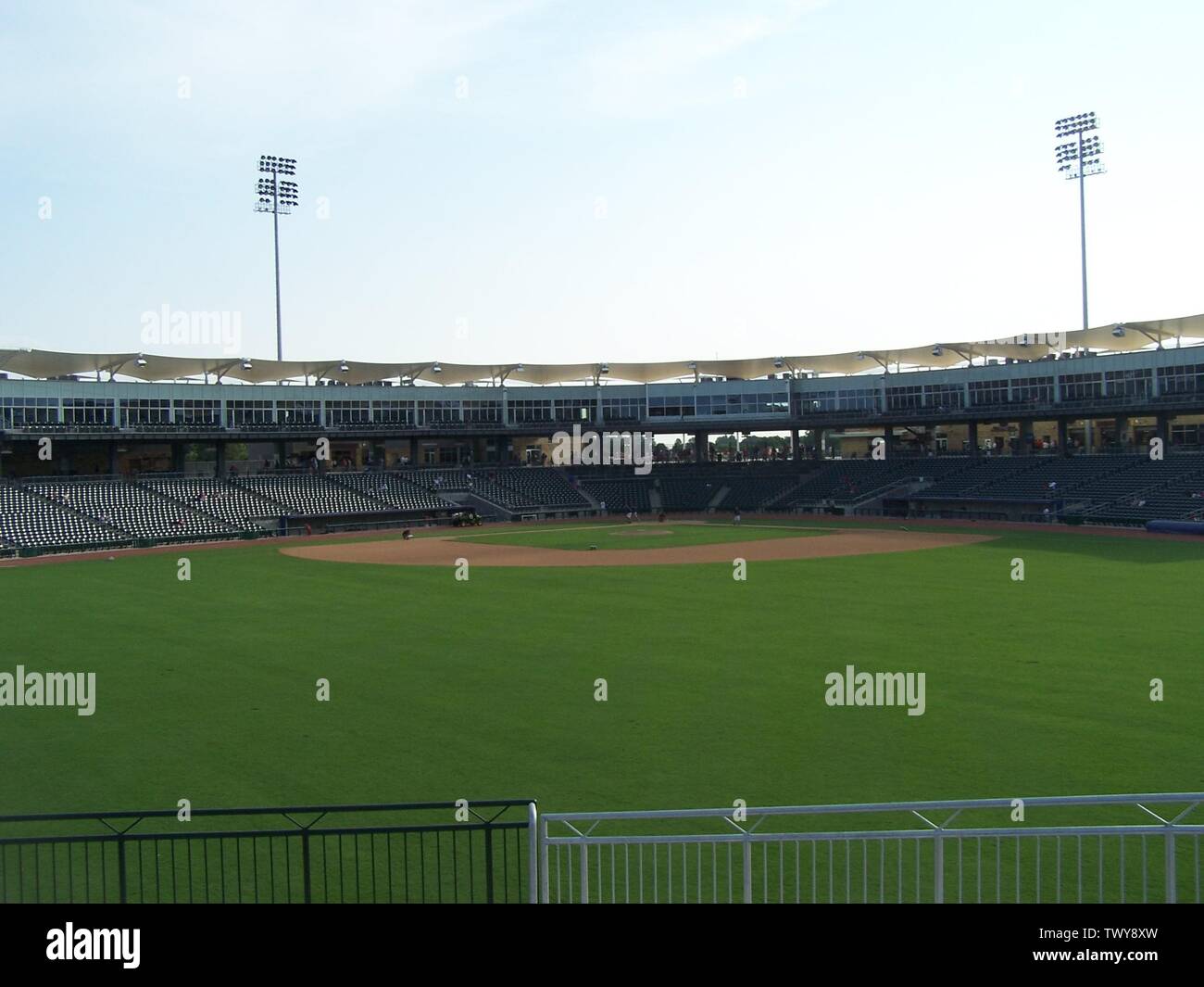 From center hi-res stock photography and images - Alamy