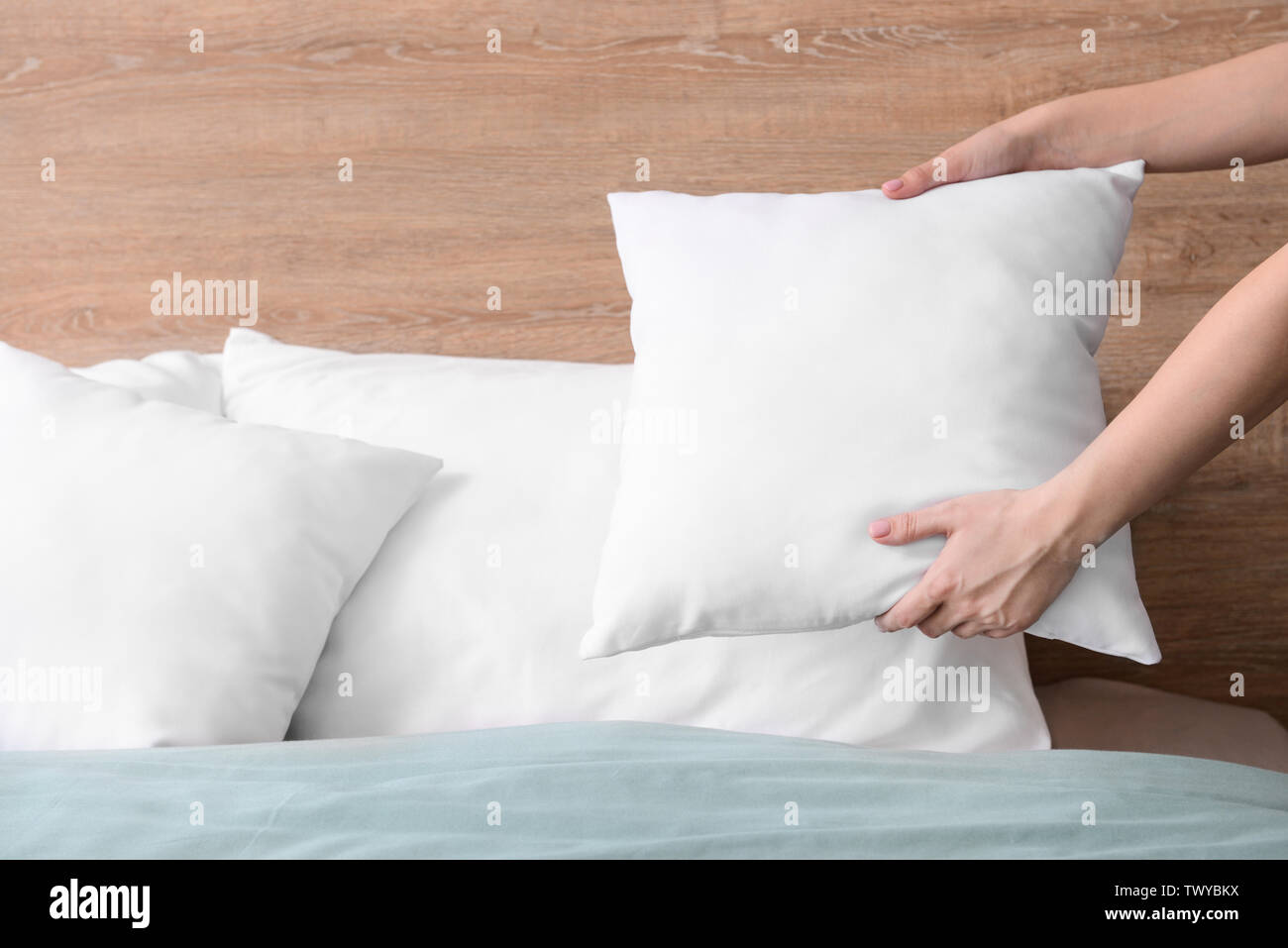 Fluffing bed hi-res stock photography and images - Alamy