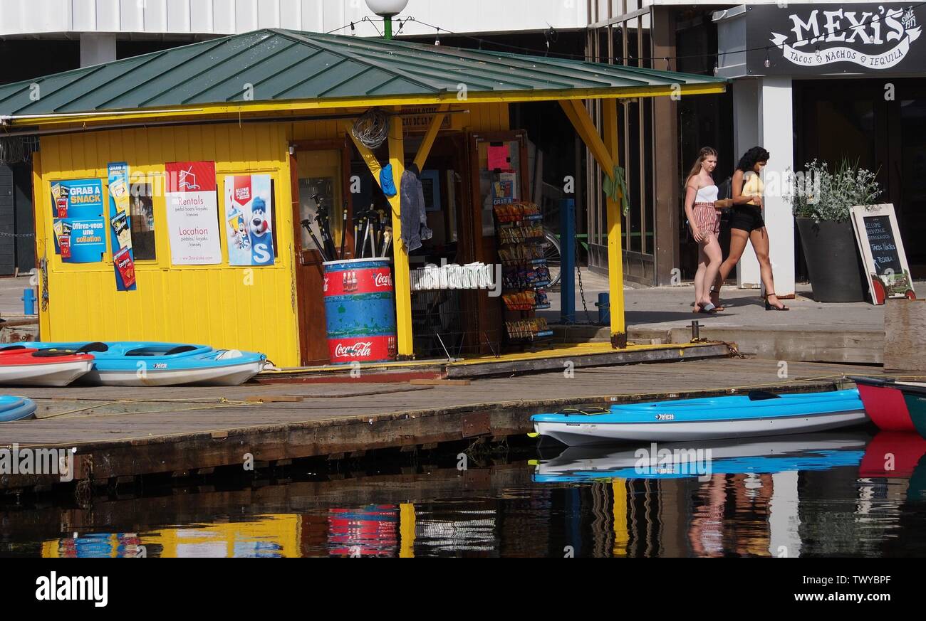 Floating kiosk hi-res stock photography and images - Alamy
