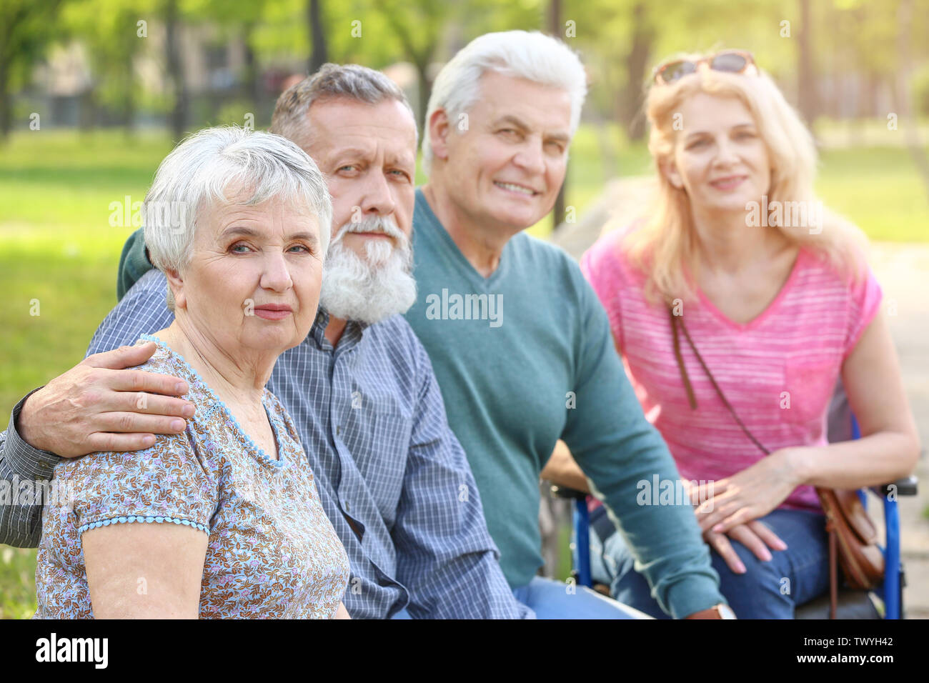 Elderly assisted living group hi-res stock photography and images - Alamy