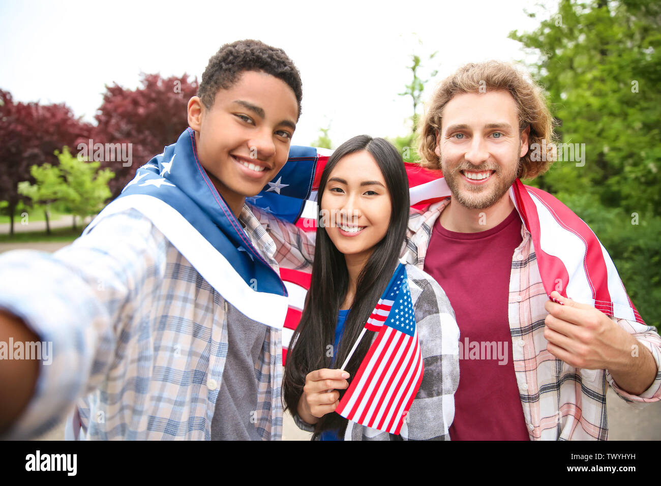 Teenage students american flag hi-res stock photography and images - Alamy