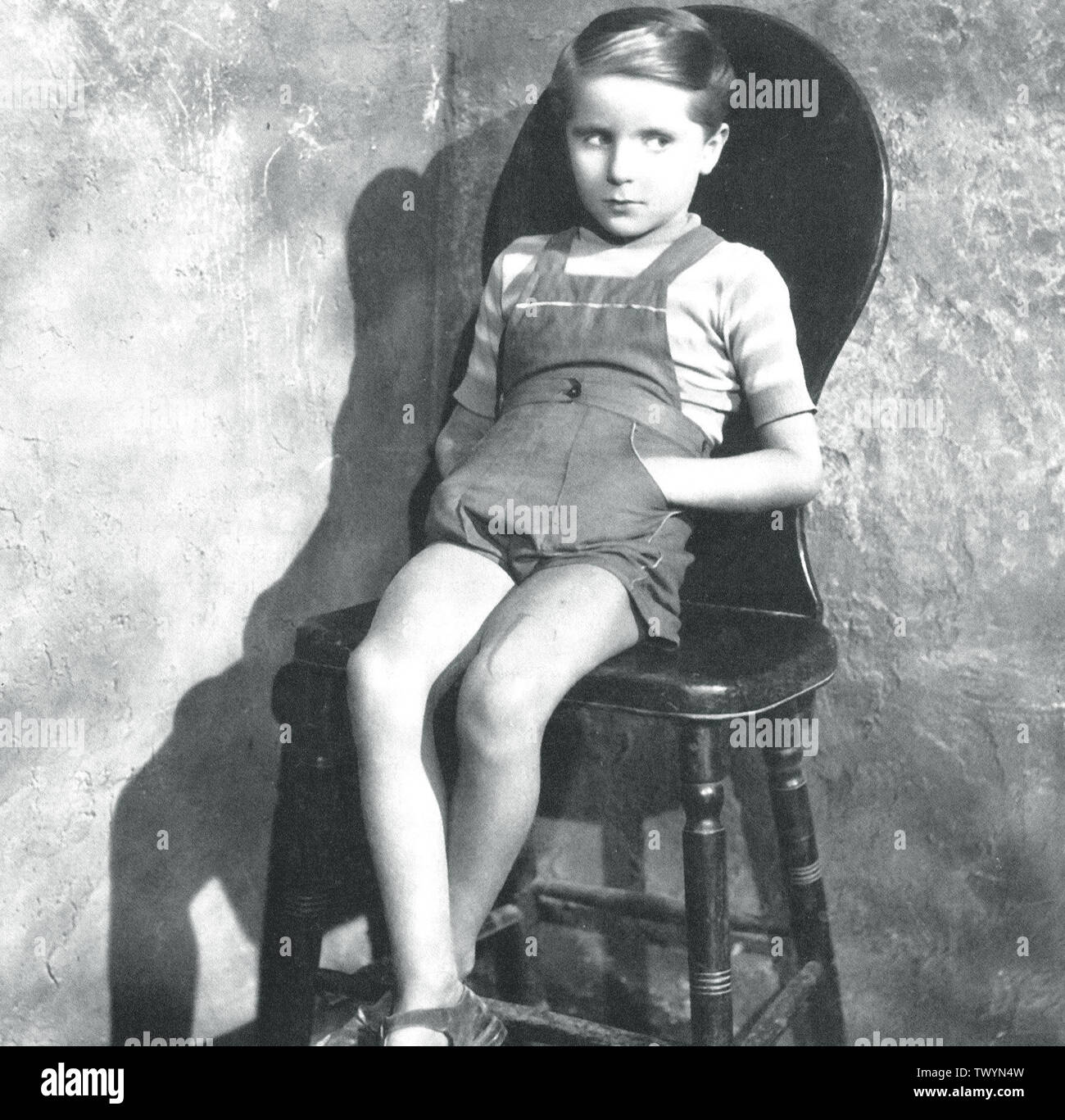 June 3 1942 hi-res stock photography and images - Alamy