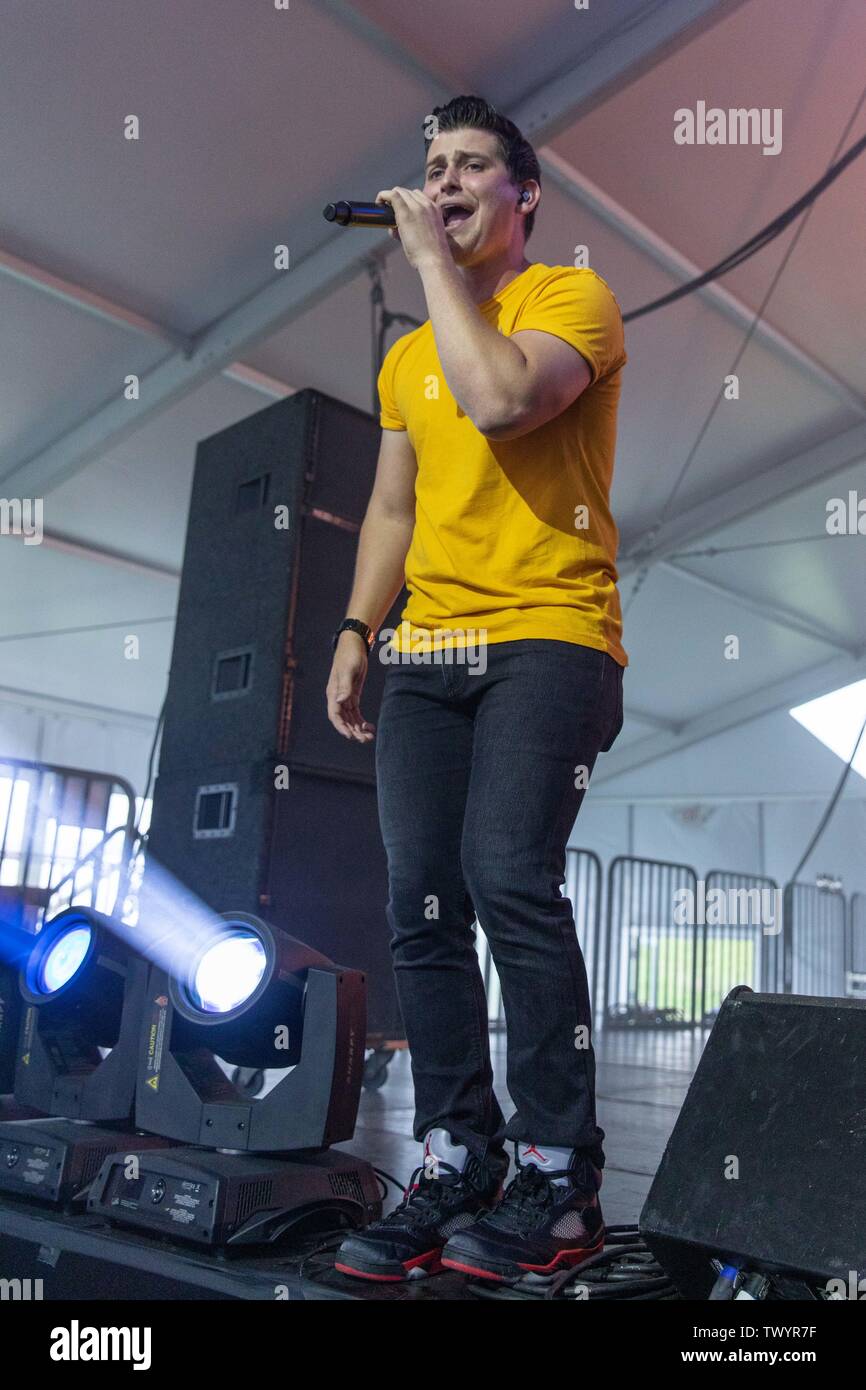 June 23, 2019 - Chicago, Illinois, U.S - Country singer AUSTIN BURKE ...