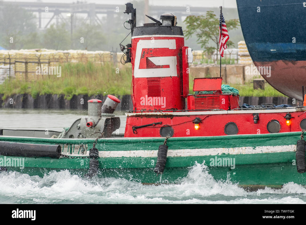 Tugboat on the Calumet River Stock Photo - Alamy