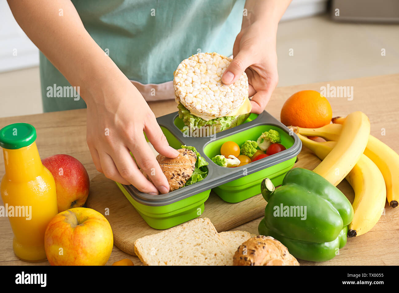 Child packing lunch box hi-res stock photography and images - Alamy